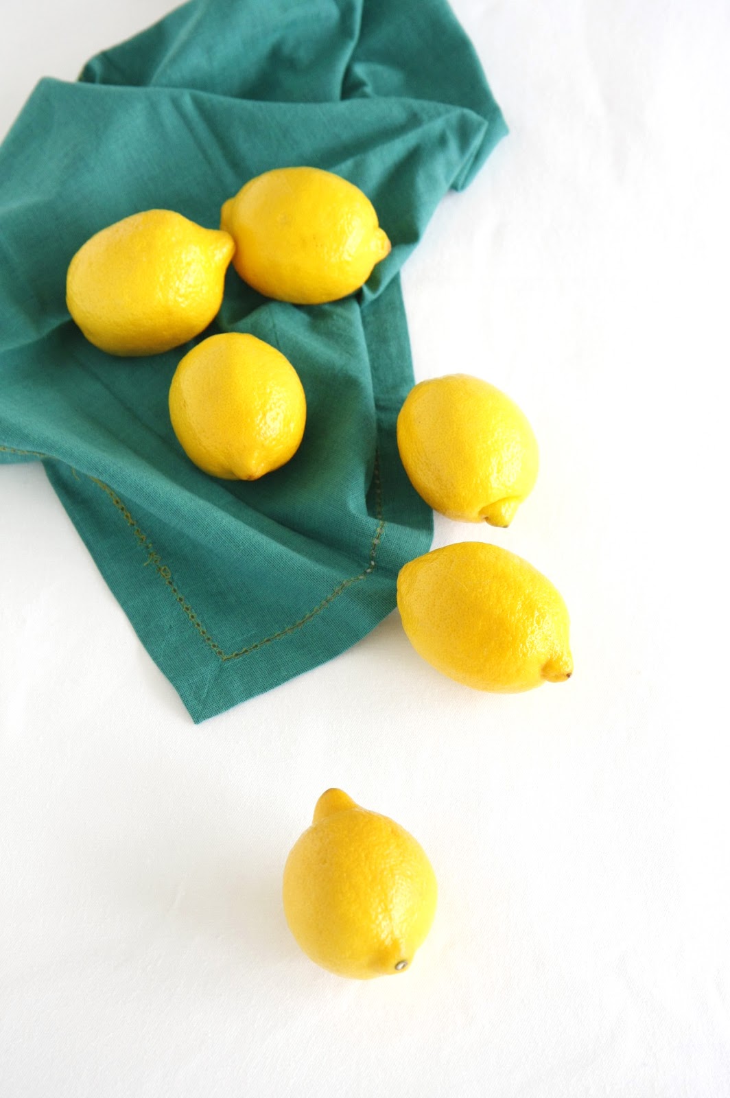 Vaikai ir Vanilė: Mielinis pyragas su citrinomis ir limoncello