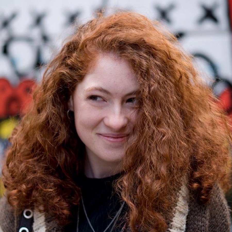 Entre libros y mapas: Autora: MARTA ÁLVAREZ (1994-)