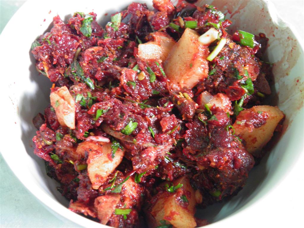 Cooking with May: Lab moo (Spicy minced pork cooked northern style) My ...