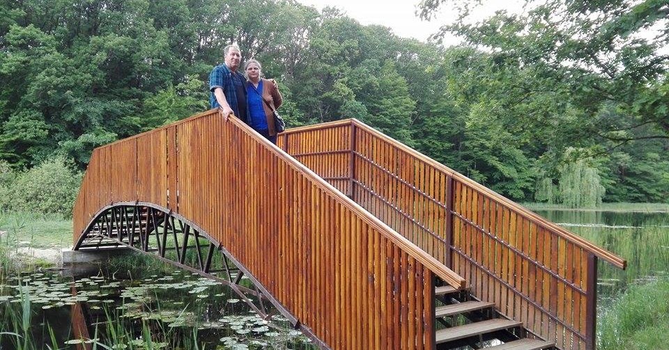 POESIS: GRĂDINI SUSPENDATE