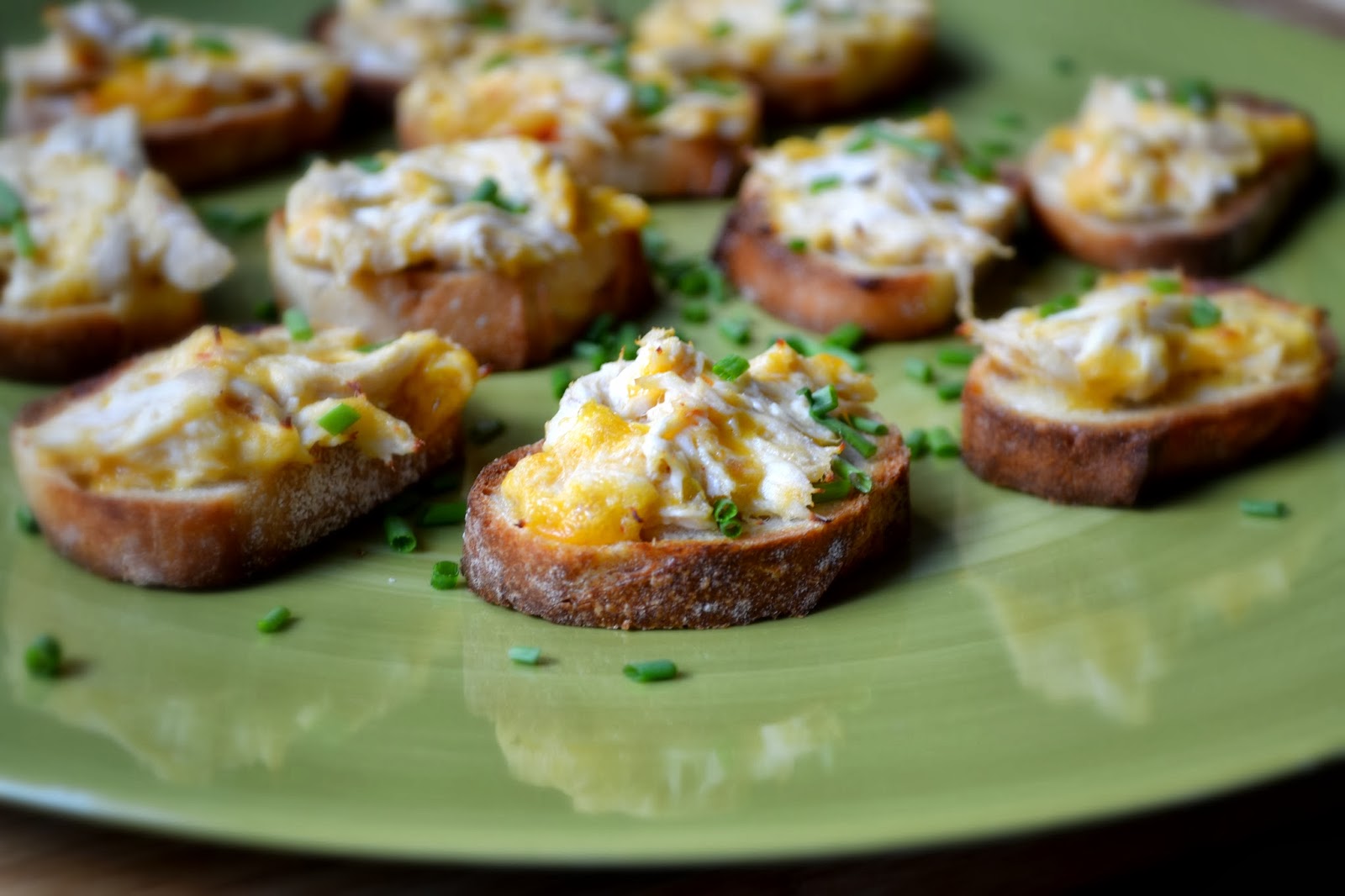 Hardly Housewives: Buffalo Chicken Crostini