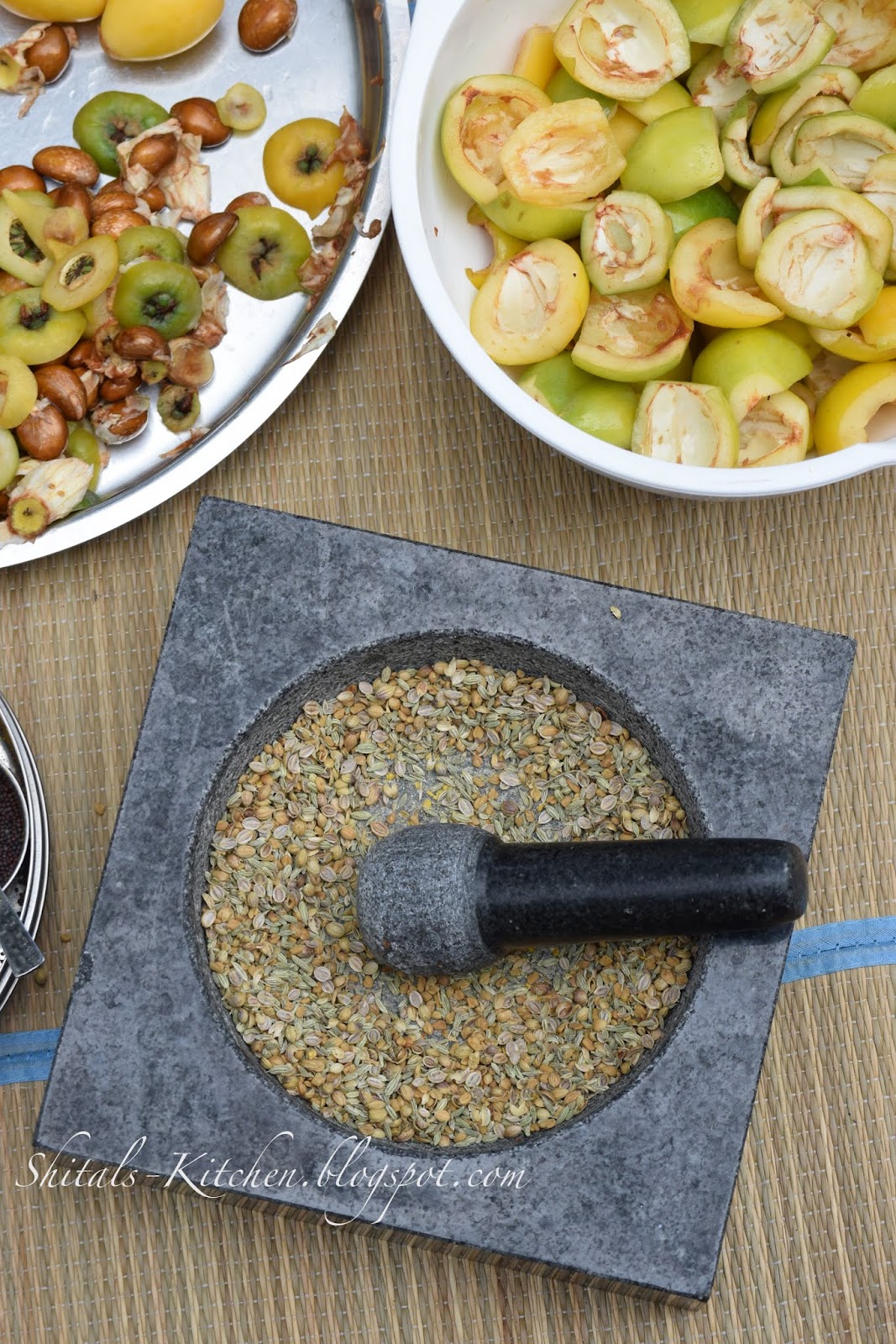 Shital's-Kitchen: Loquat Pickle