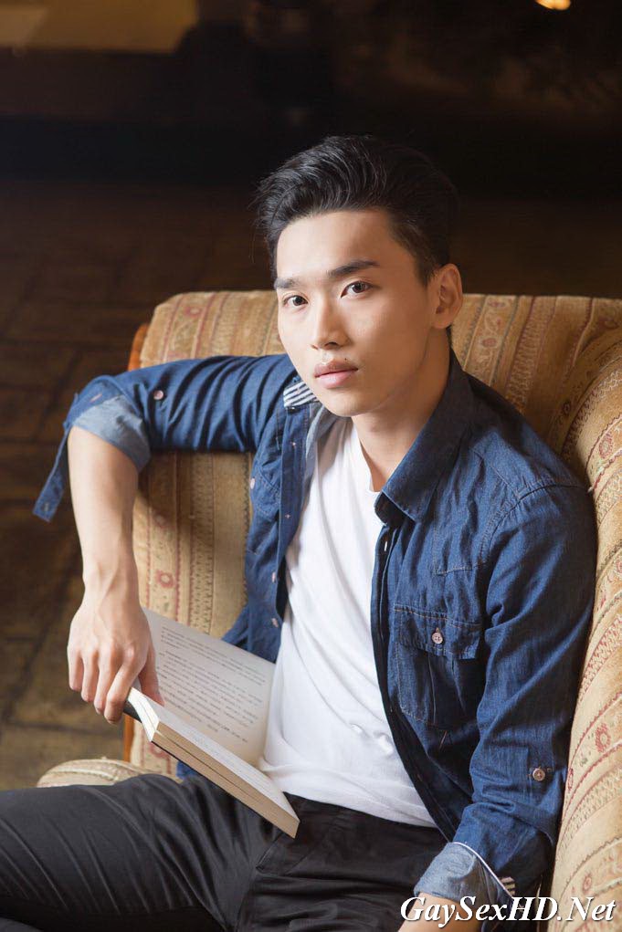 HOT MALE MODELS: Blue Photo Magazine No.1