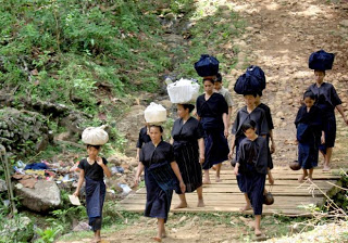 7 Suku Terasing di Indonesia | Nyempudil