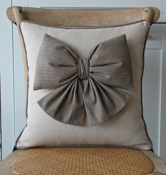 Tina's handicraft : 8 designs for decoration cushions