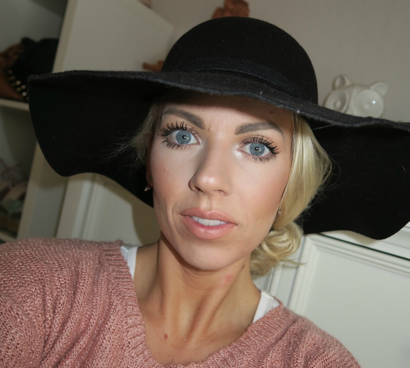 SAM SCHUERMAN: No7 Stay Perfect Foundation Review & Swatches