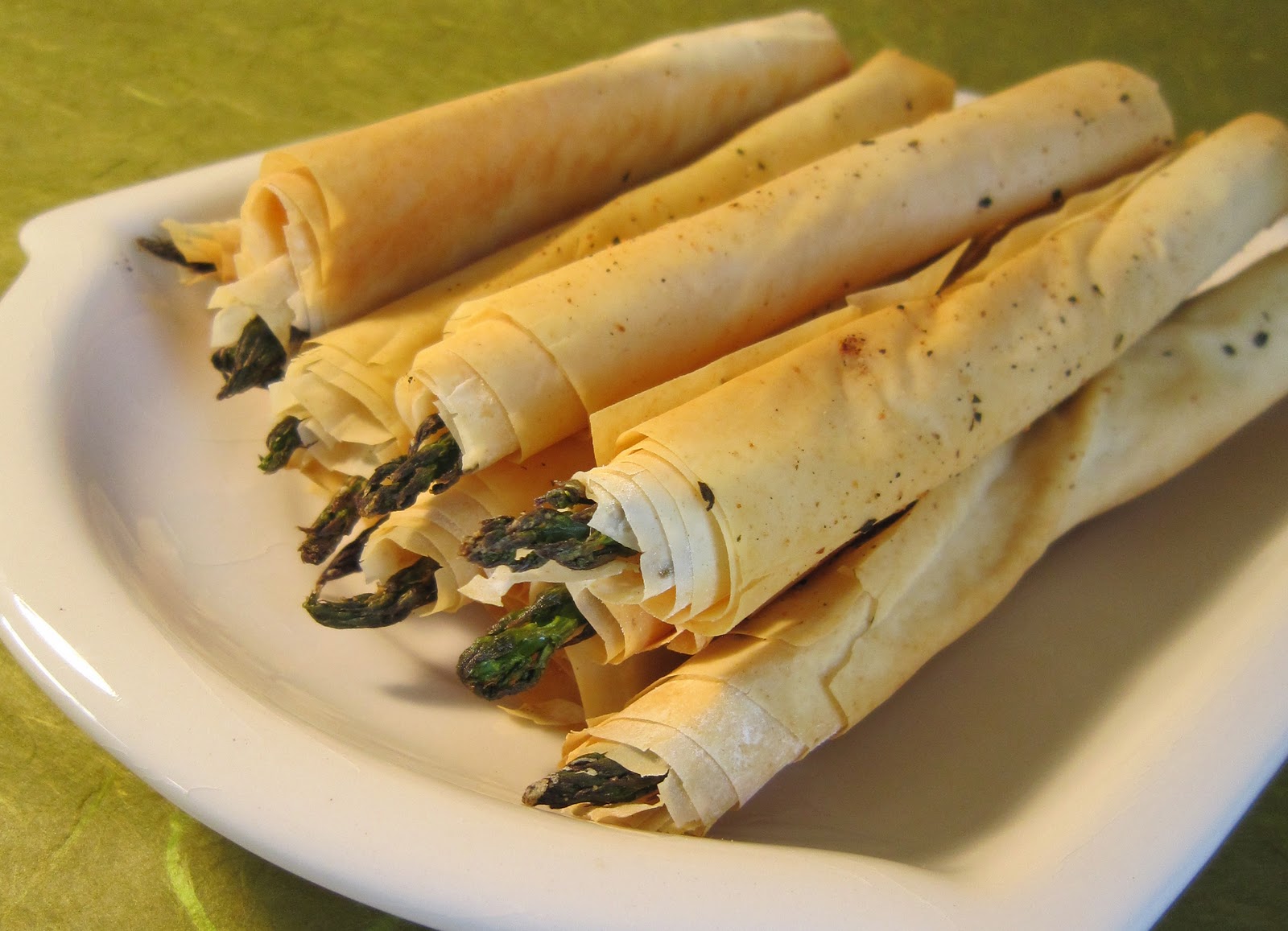 Lulu B's Kitchen: FRESH ASPARAGUS WRAPS