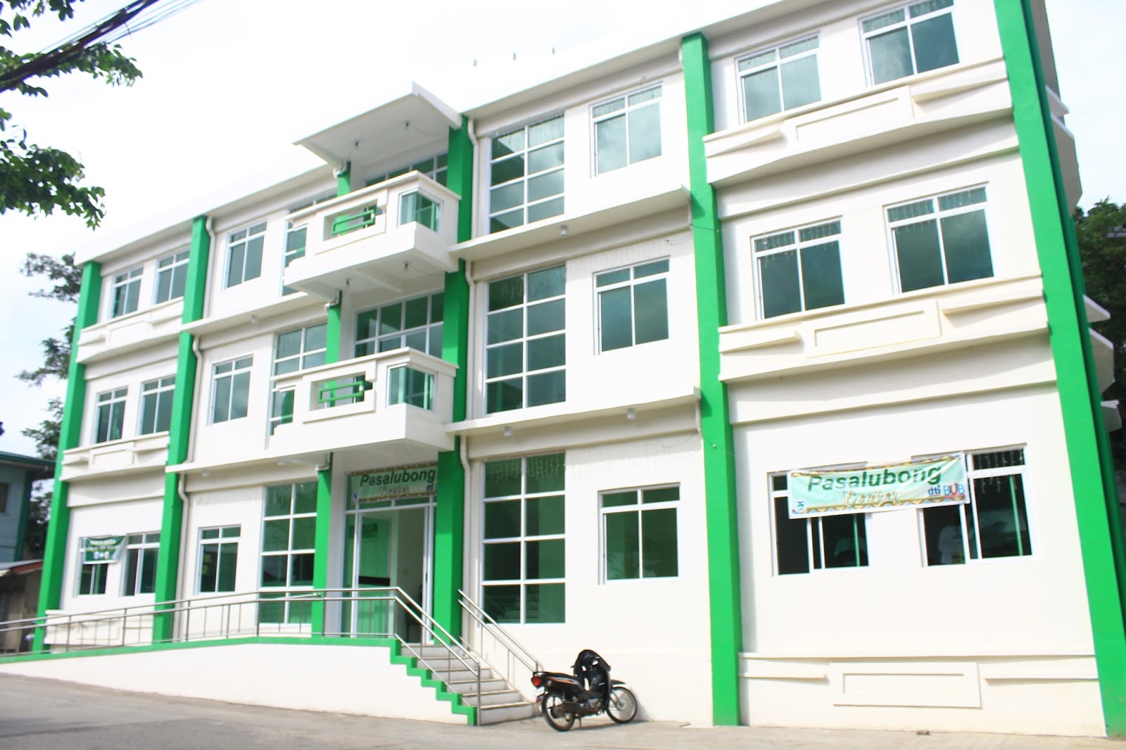 Touring Around the Integrated Municipal Hall Annex Building