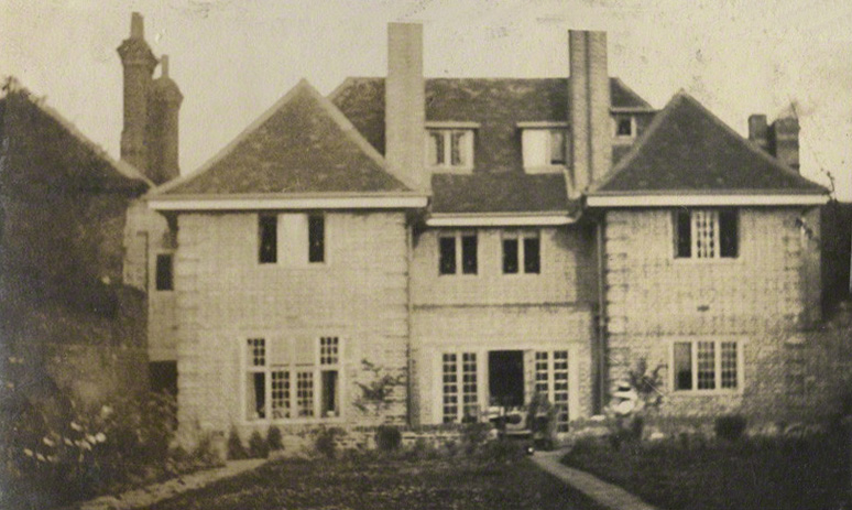 Landed families of Britain and Ireland: (215) Asquith of Mells Manor ...