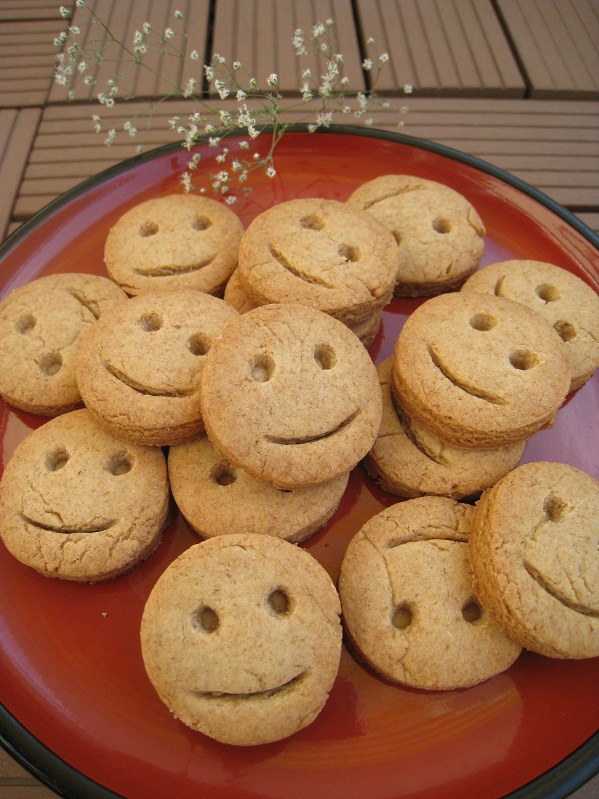 Kazuo: Smiley Cookies スマイルビスケット (vegan)