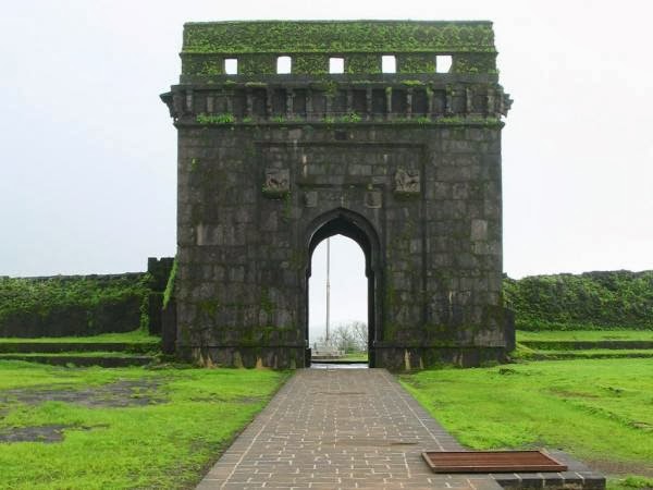 SWADESH: FORTS IN INDIA:RAIGARH