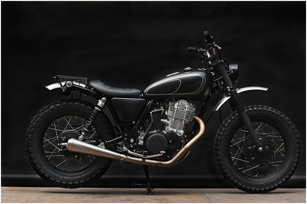 Hell Kustom : Yamaha SR400 By Wrenchmonkees