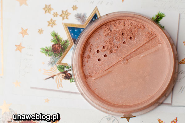 Zimowe kosmetyki mineralne - róże - "Hedonizm i eskapizm"