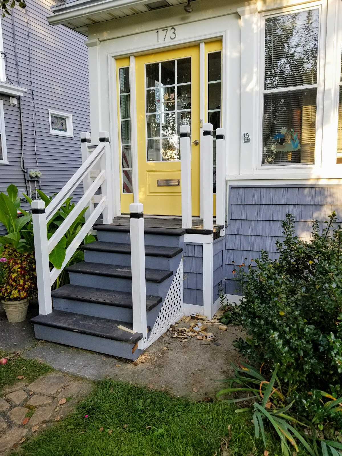 Front Stoop Railings Finished!
