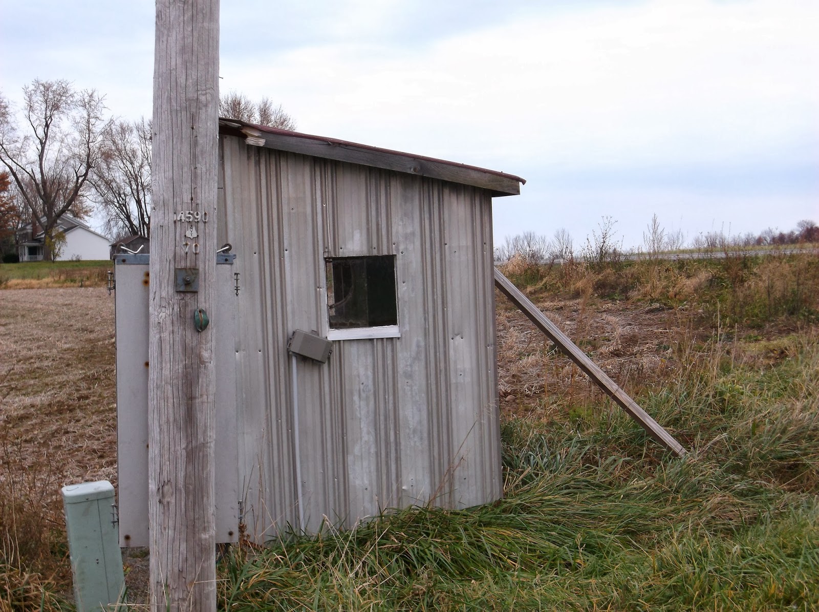 New York State of Mind: AMISH PHONE SHANTY AND MILLER'S CLOSED STAND