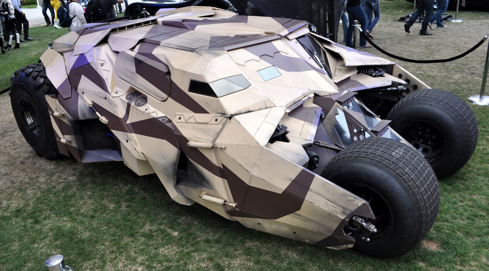 autocar: The Camouflage Tumblr Batman vehicle at Comic Con, but a Comic ...