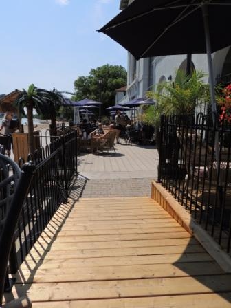 Teena in Toronto: Sunnyside Pavilion Café, Toronto, ON