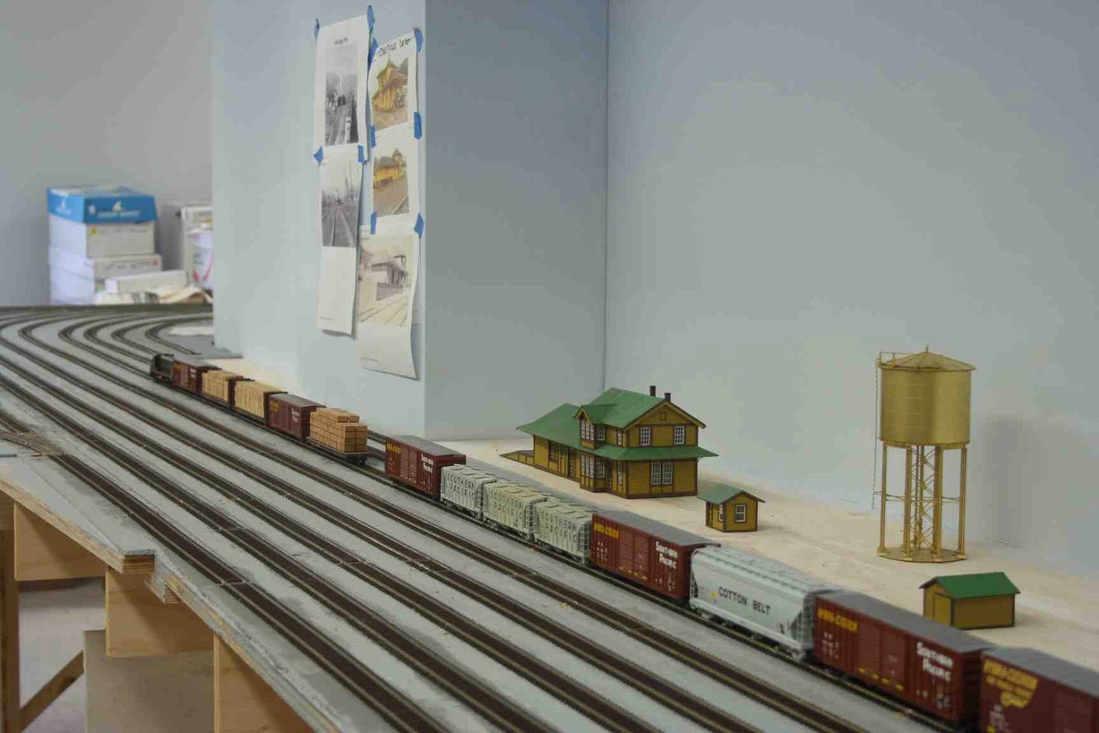 Southern Pacific Cascade Line: FIRST TRAIN INTO OAKRIDGE!