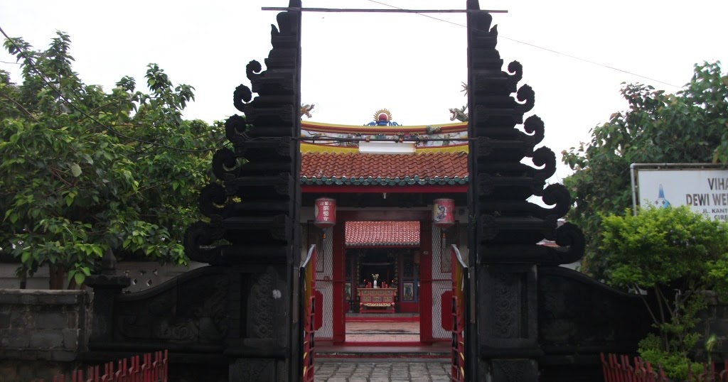 Satu Atap Tiga Aliran