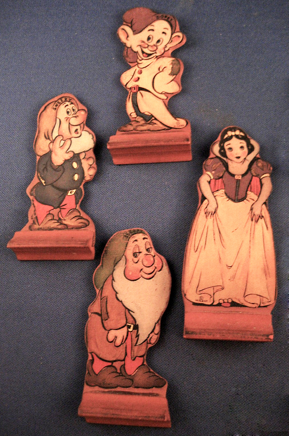 Filmic Light - Snow White Archive: Seiberling Latex Snow White Figurettes