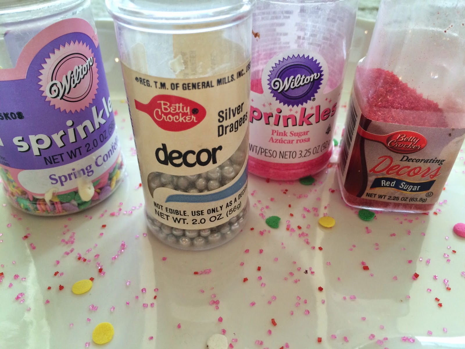 every little penny: Valentine's Day: Chocolate Dipped Marshmallow Pops