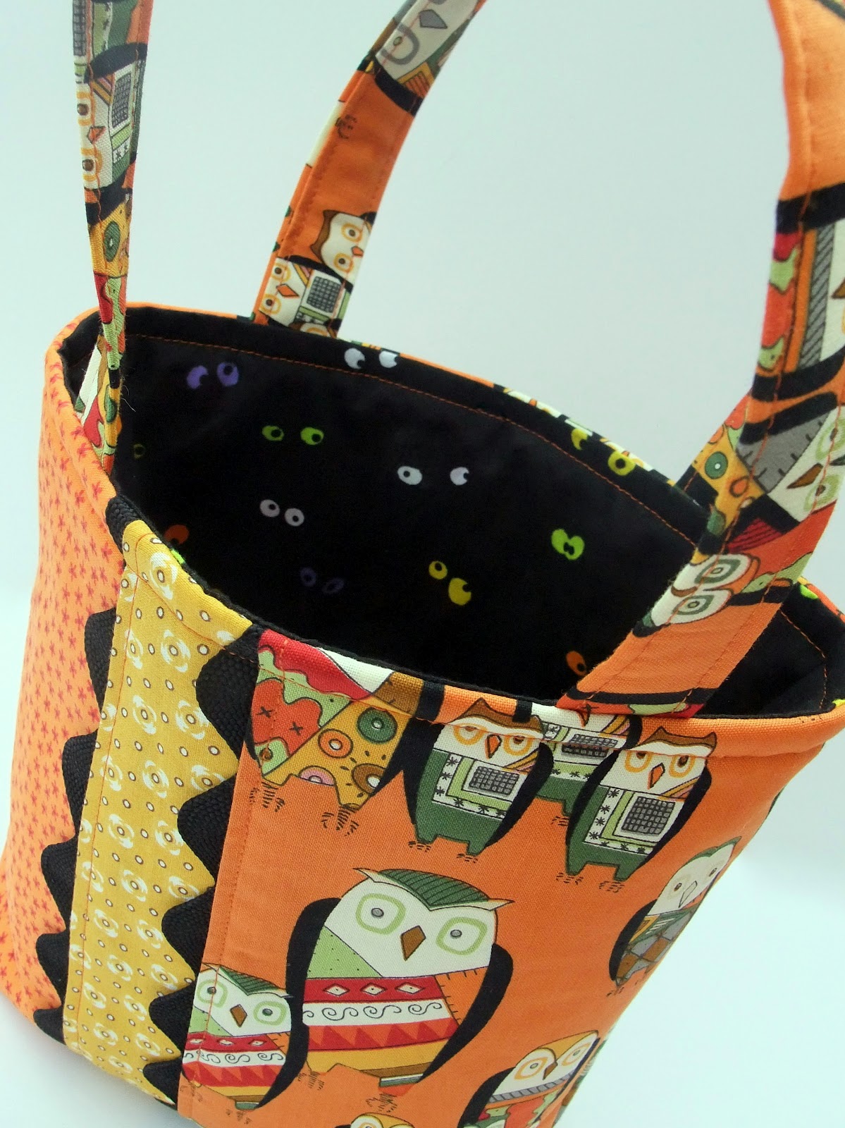 Just Another Hang Up: Ric-Racked Halloween "Trick or Treat Bag"