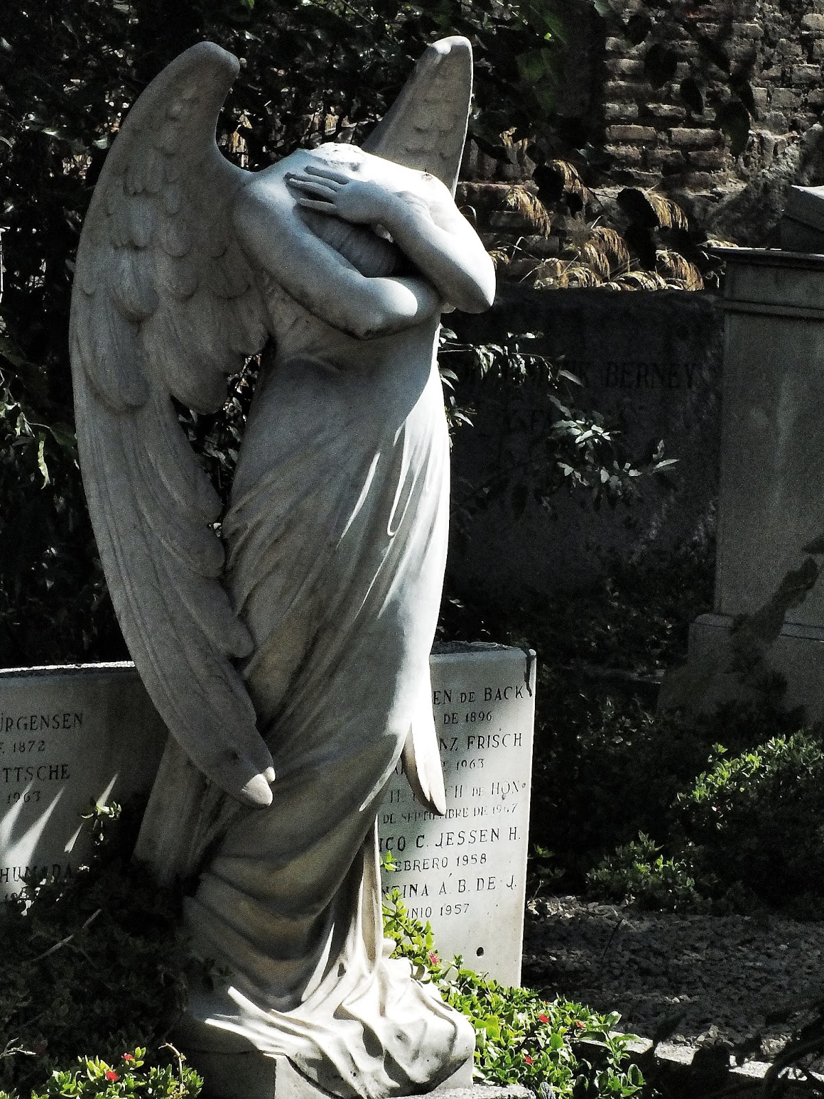J.F. Oros. Fotografías: Cementerio General de Santiago de Chile