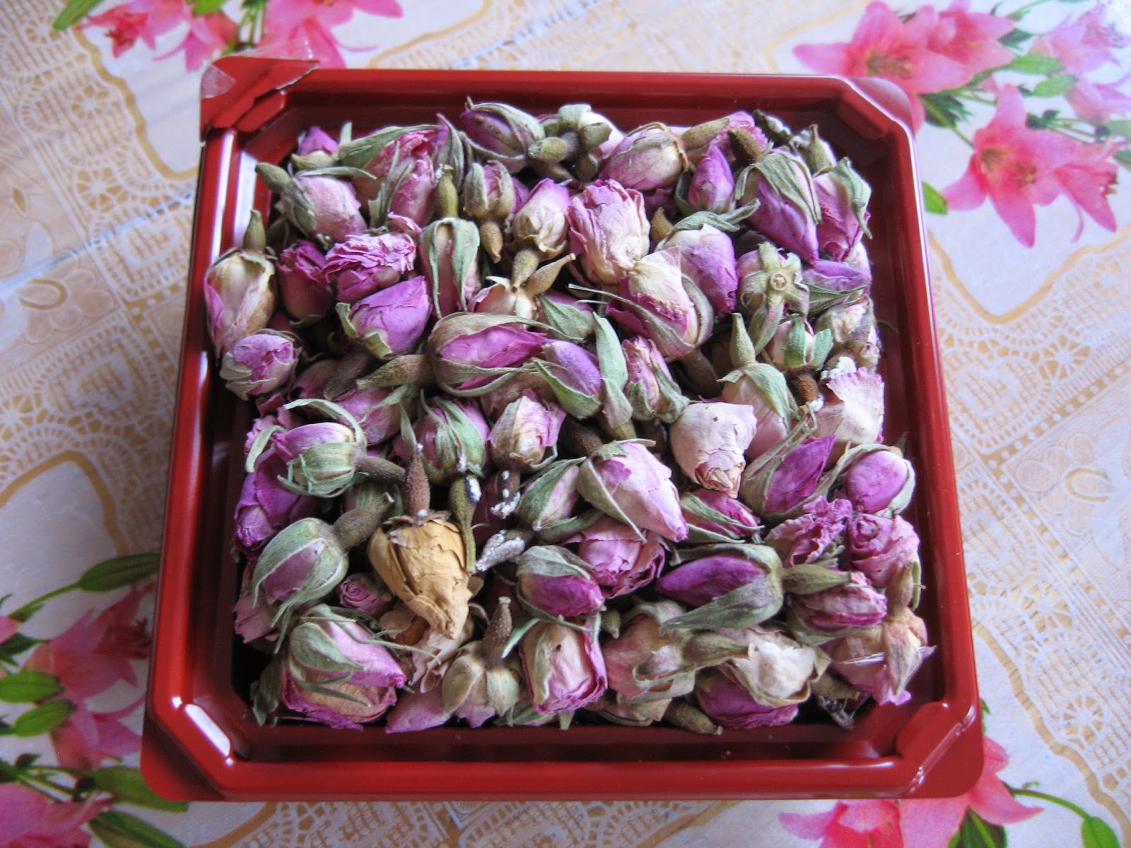 Sumptuous Flavours: Rosebud Tea