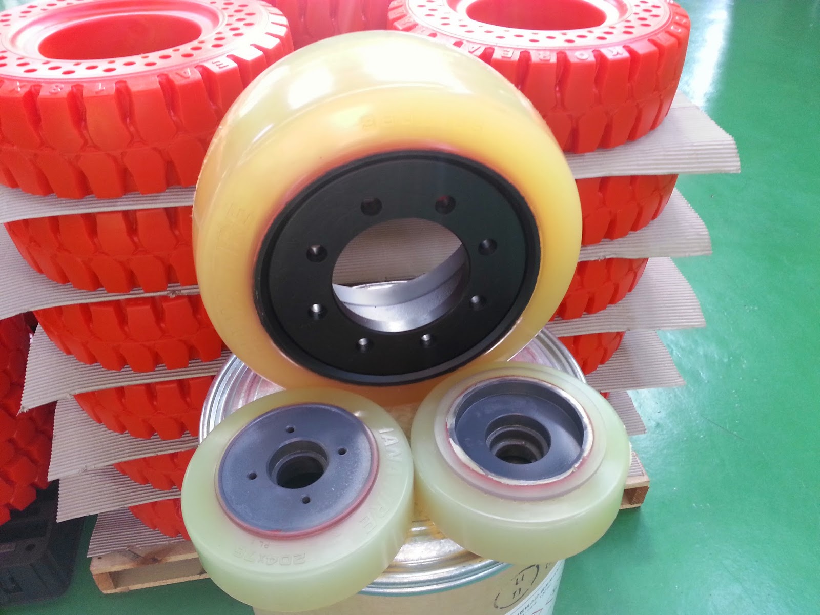 Forklift Urethane Tire Total Solution HANA TIRE: CLARK REACH TRUCK ...