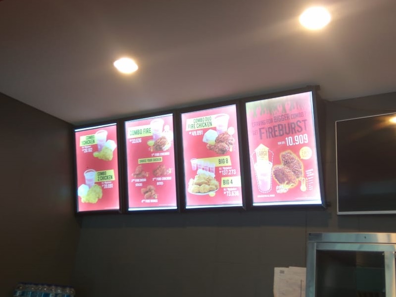 Penggantian Visual Neon Box Menu Richeese Factory Semarang