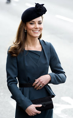 HAKİKİ MUHABBET: Kate Alert : Kraliçe Elizabeth ile Jübile Turu Açılışı