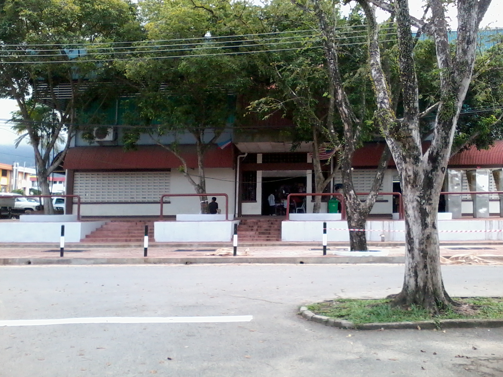 Travel and Walk : Pekan Menggatal, Sabah - Walking Today