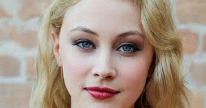 Sarah Gadon Biography, Body Statistics, Family, Career, Affairs ...