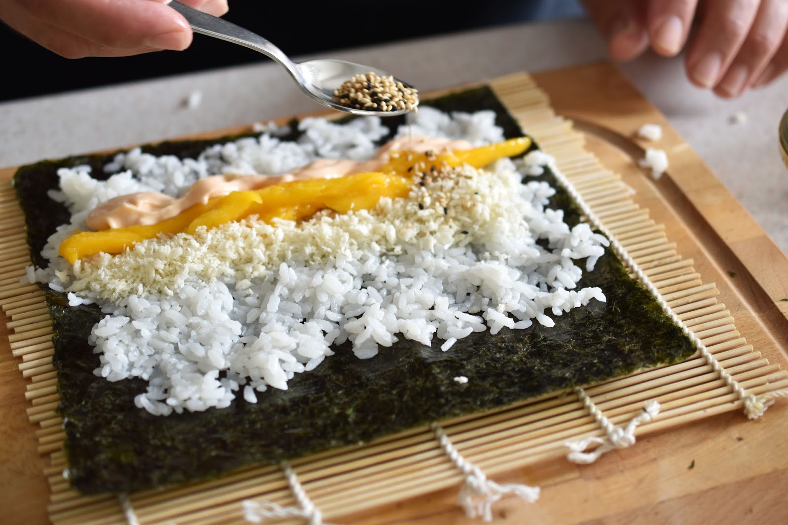Woman in Real Life: Spicy Crunchy Mango Sushi Rolls (#TakeBackSchoolLunch)
