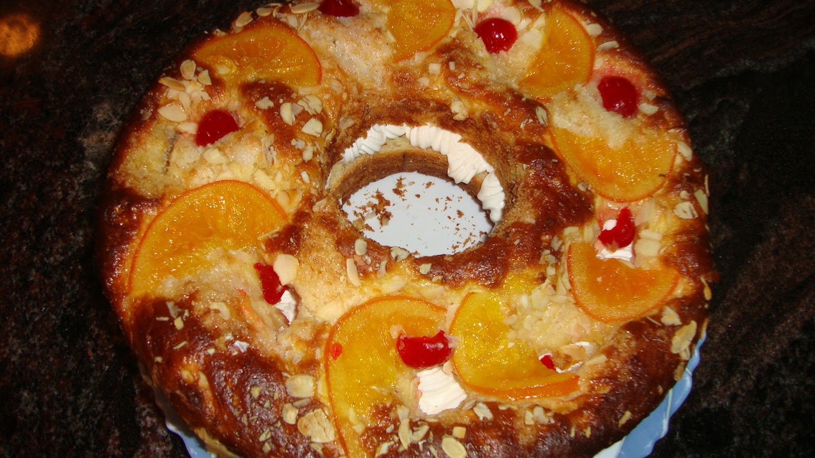 Postres, panes y delicatessen saladas