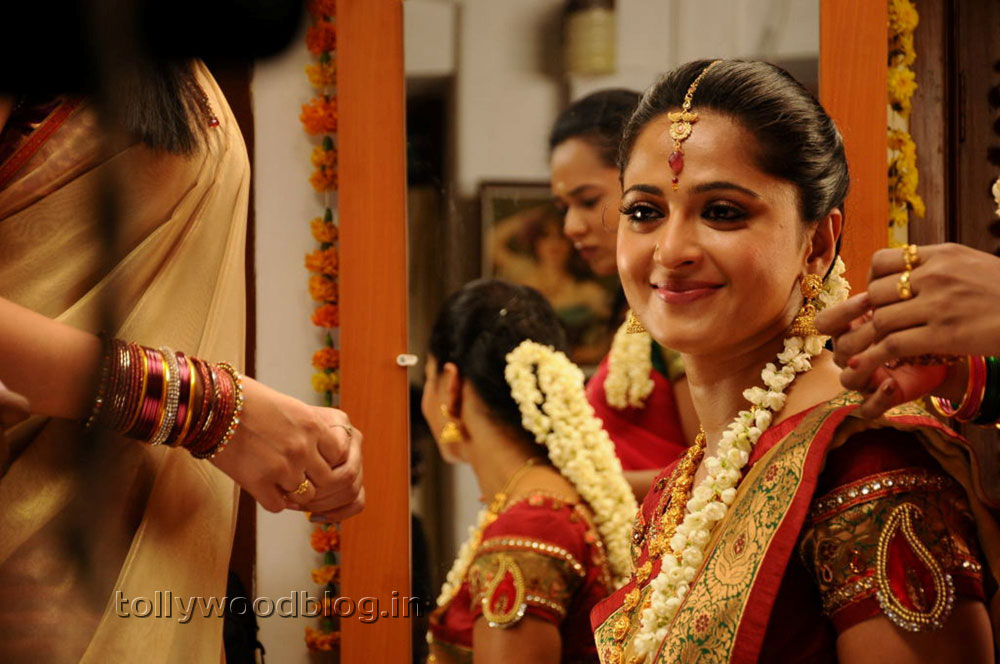 Suriya's Singam Movie (Yamudu 2) Photos Gallery