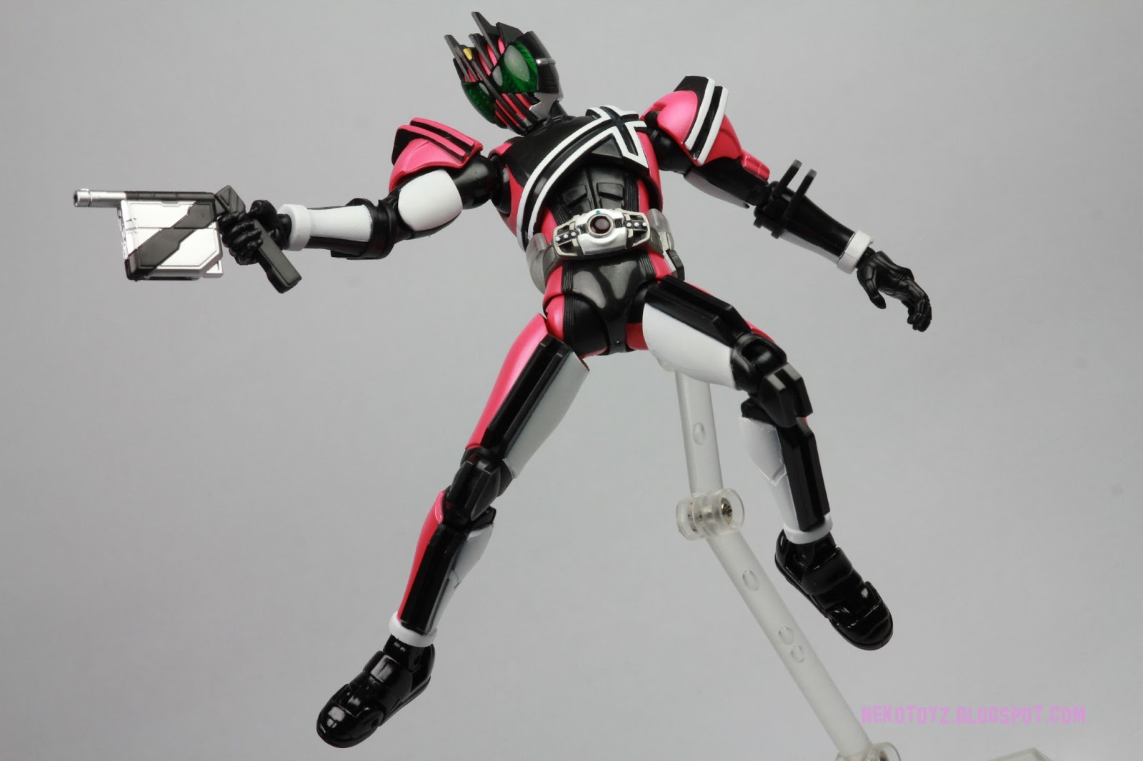 Neko Toyz: S.H.Figuarts Kamen Rider Decade [Violent Emotion] Review