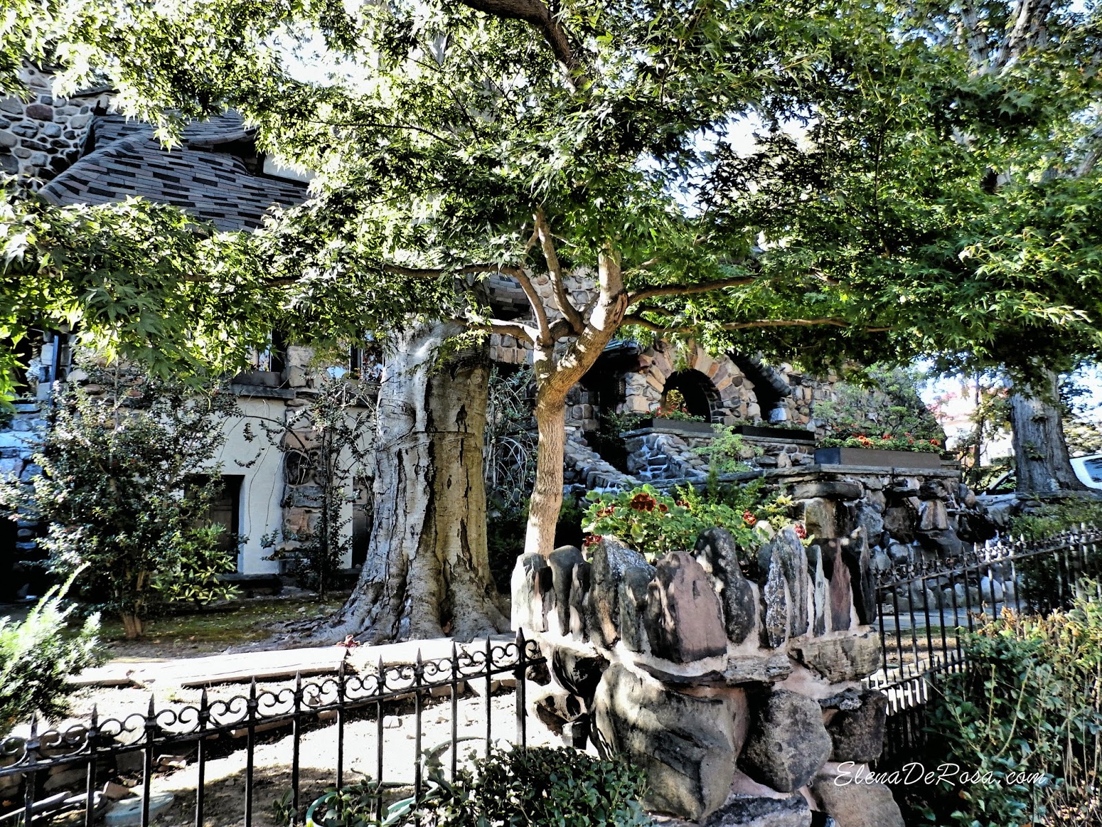 MsElenaeous Rants & Raves: Bay Ridge's Gingerbread House