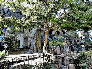 MsElenaeous Rants & Raves: Bay Ridge's Gingerbread House