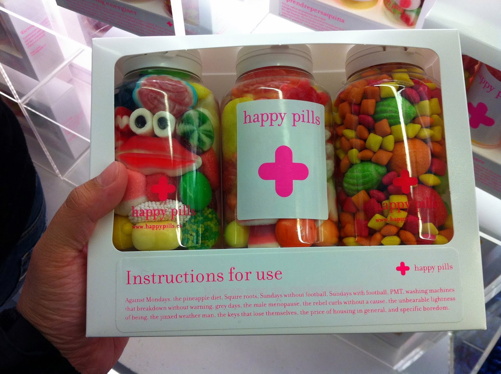 logo&typo: & Happy Pills