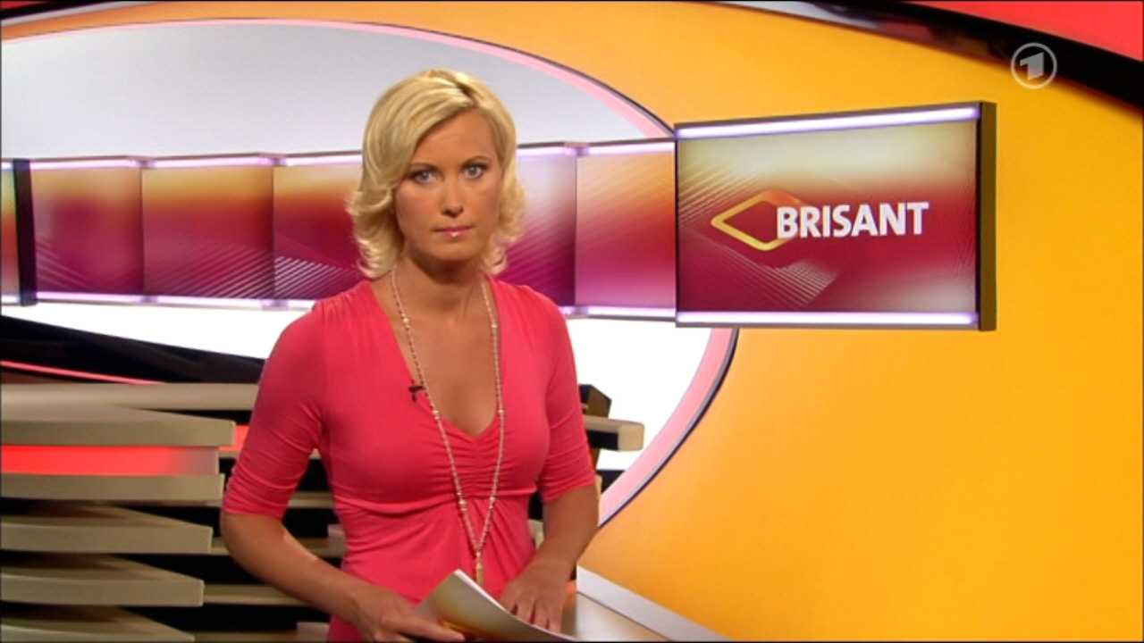 German Babes: Kamilla Senjo Brisant Moderatorin @ German Babes