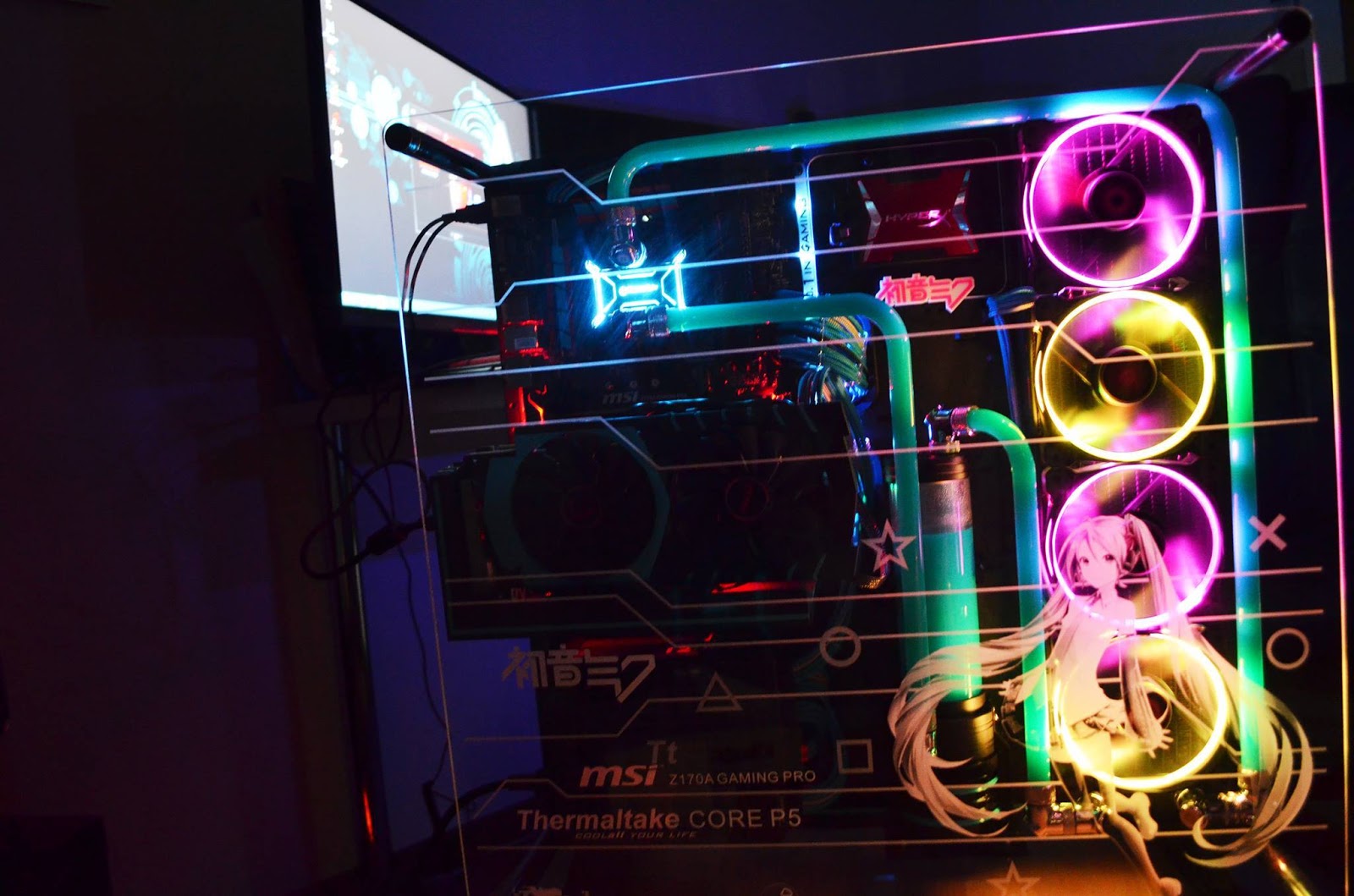 Vinzkun: Hatsune Miku Modded “Core P5” Computer Case