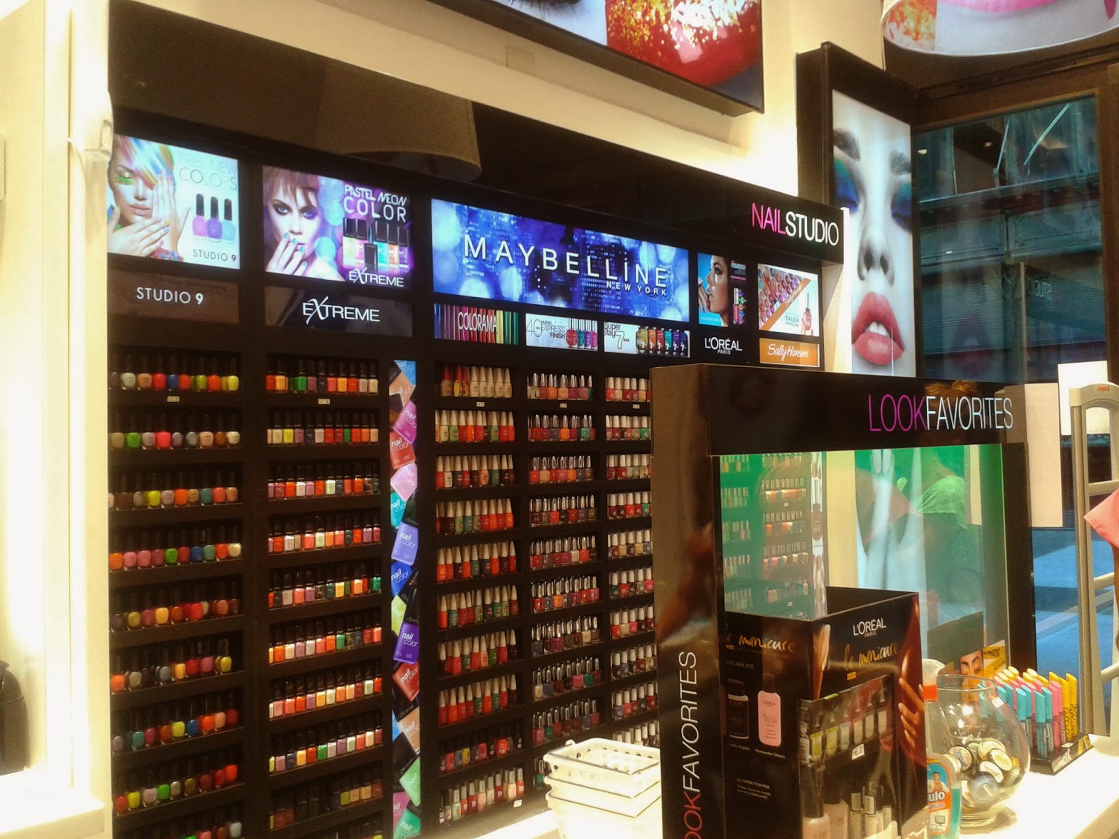 our beauty bag ::: De paseo por Farmacity Look!