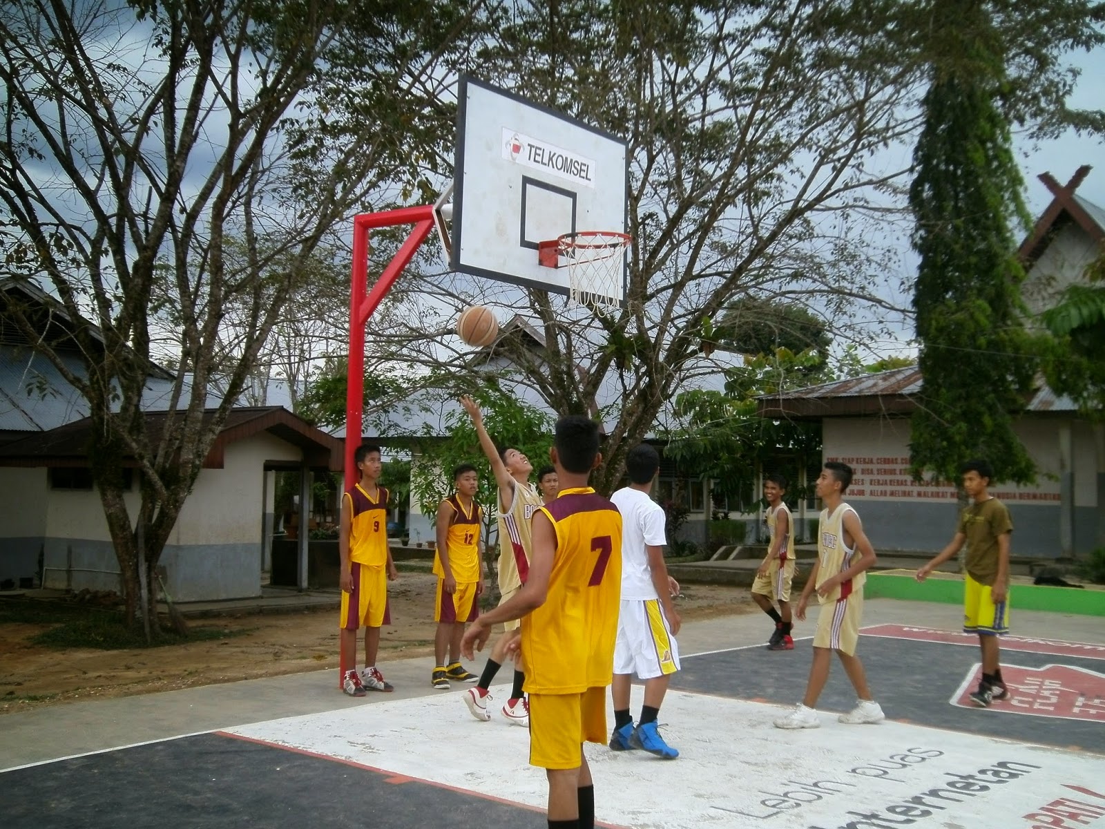 SMK N 2 Teluk Kuantan: Ekstra Basket