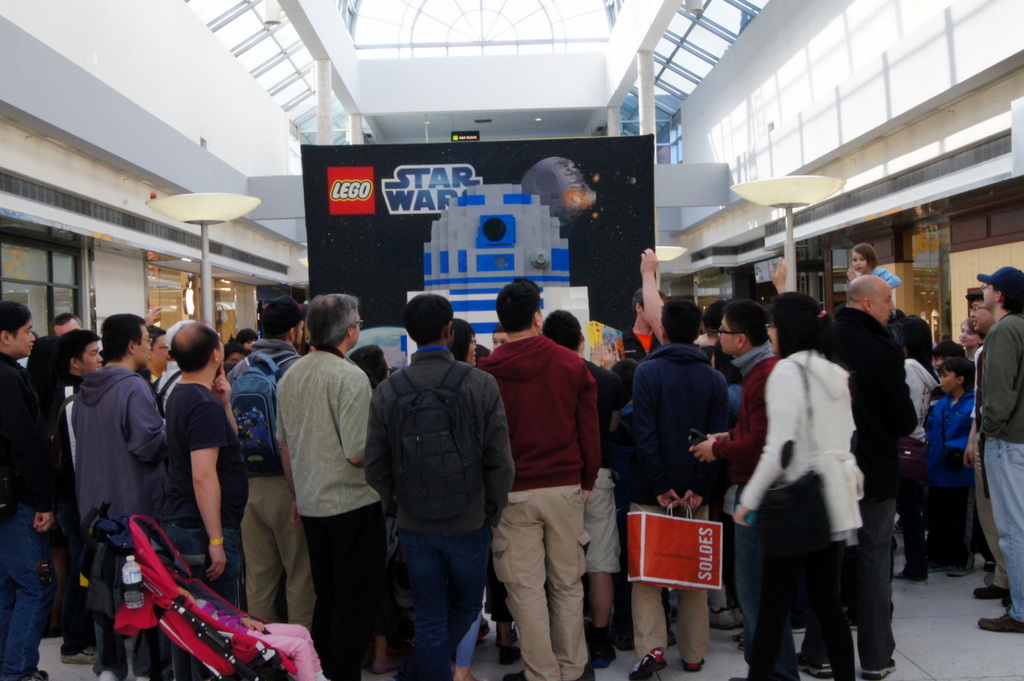 Mashed Thoughts: Lego Store Grand Opening Building Event