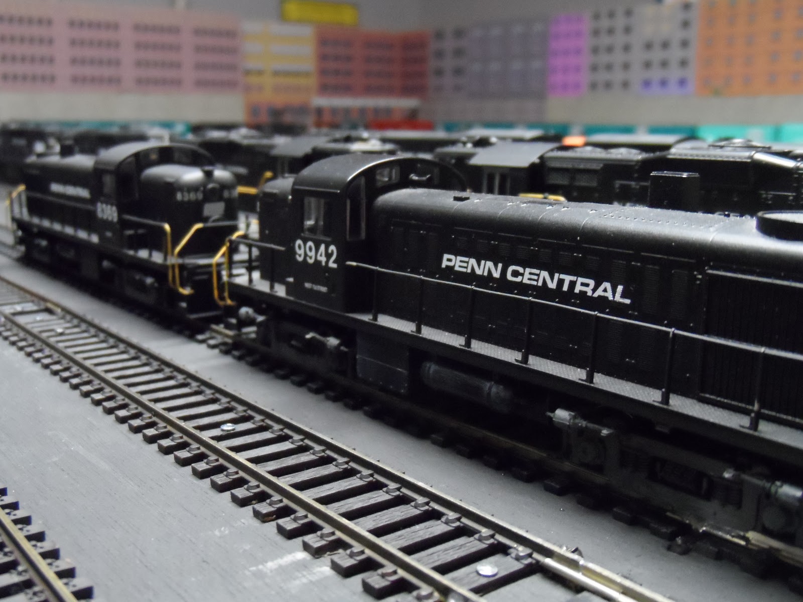 New York Central Train Layout: Penn Central 50th Birthday!