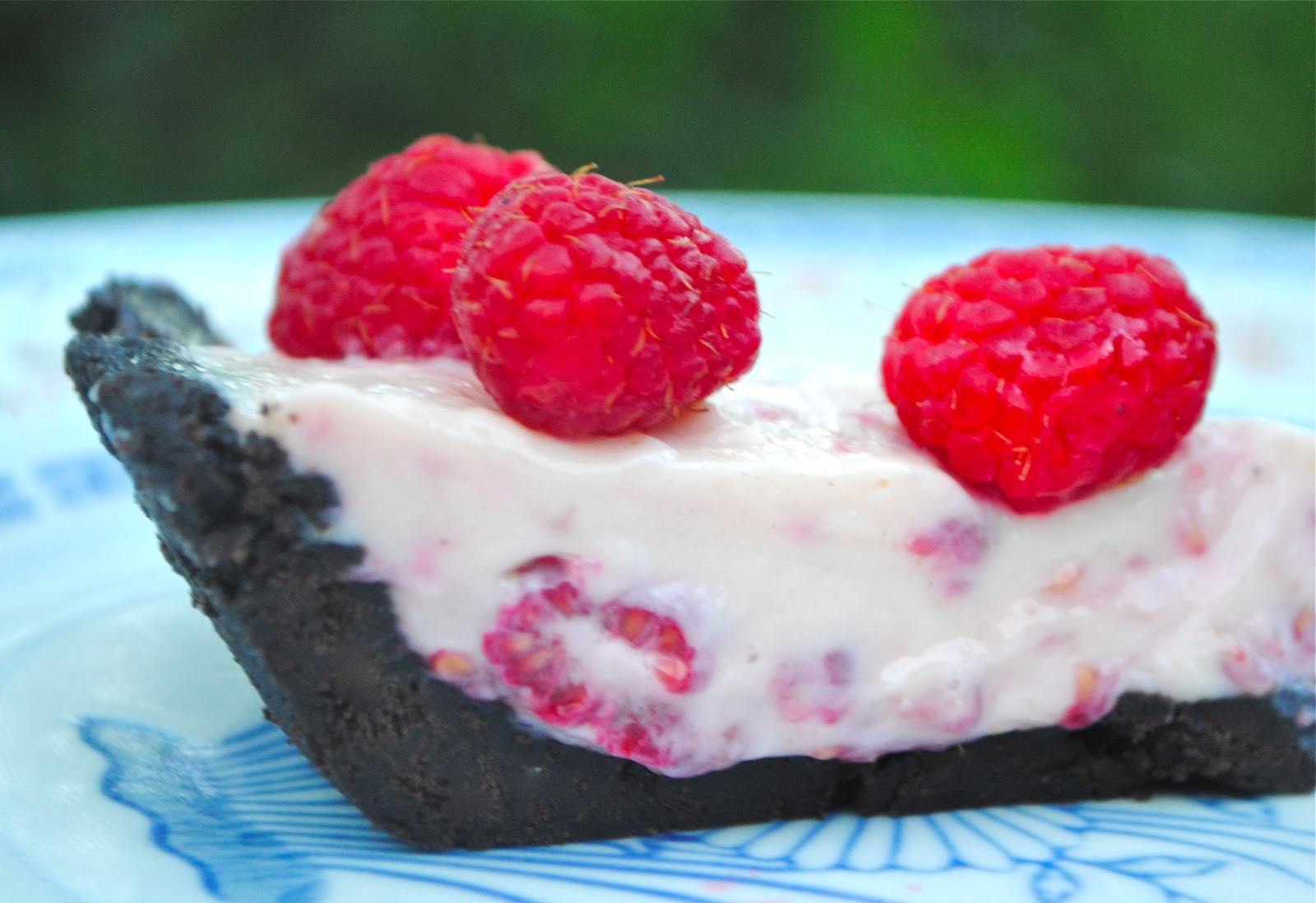 Recipe Doodle: CHOCOLATE RASPBERRY CREAM PIE and CHOCOLATE PIE and ...