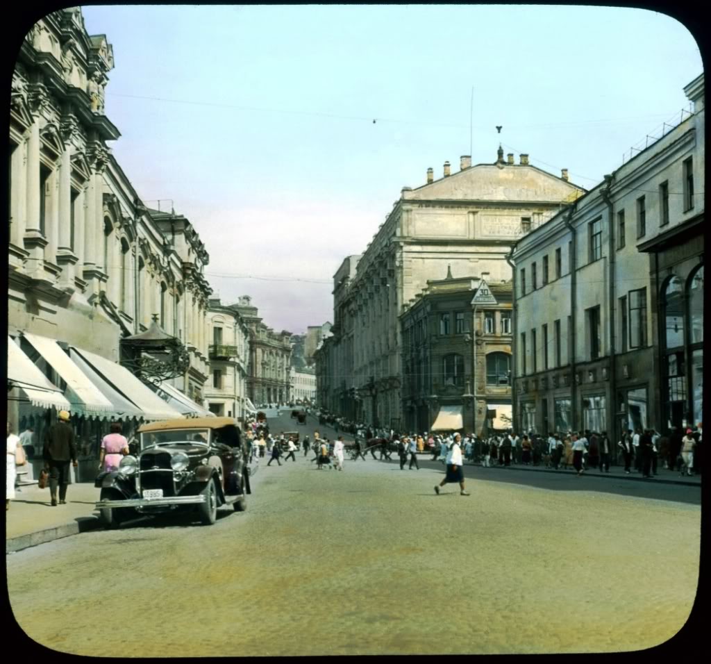 A Gallery of 75 Stunning Hand-Colored Slides of an Old Moscow in 1931 ...