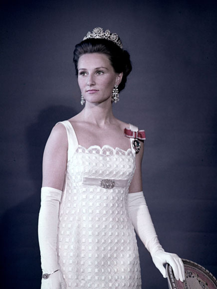 queen+sonja+of+norway9.jpg (435×580) | Prinsesse, Berømtheder, Konge