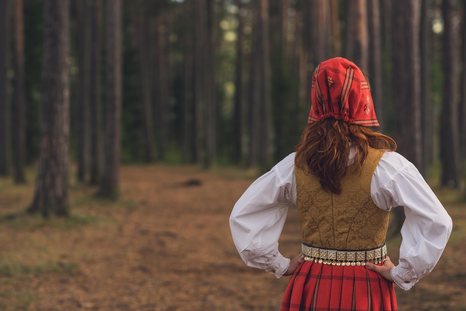 Helles Syskrin: BRODERER DU BUNADEN SELV?